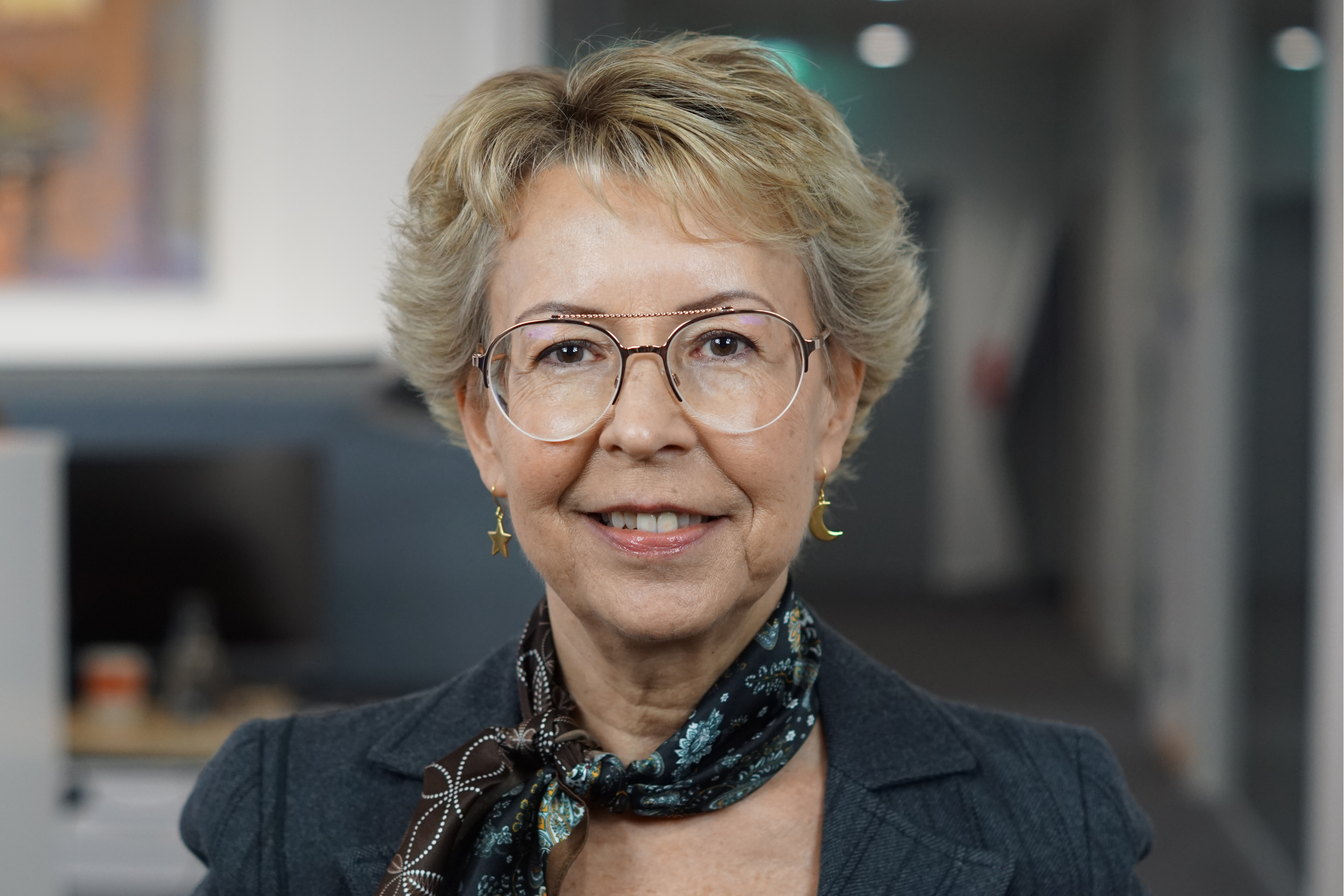 Om moms vid löneavdrag – ”Voffor gör di på detta viset?”